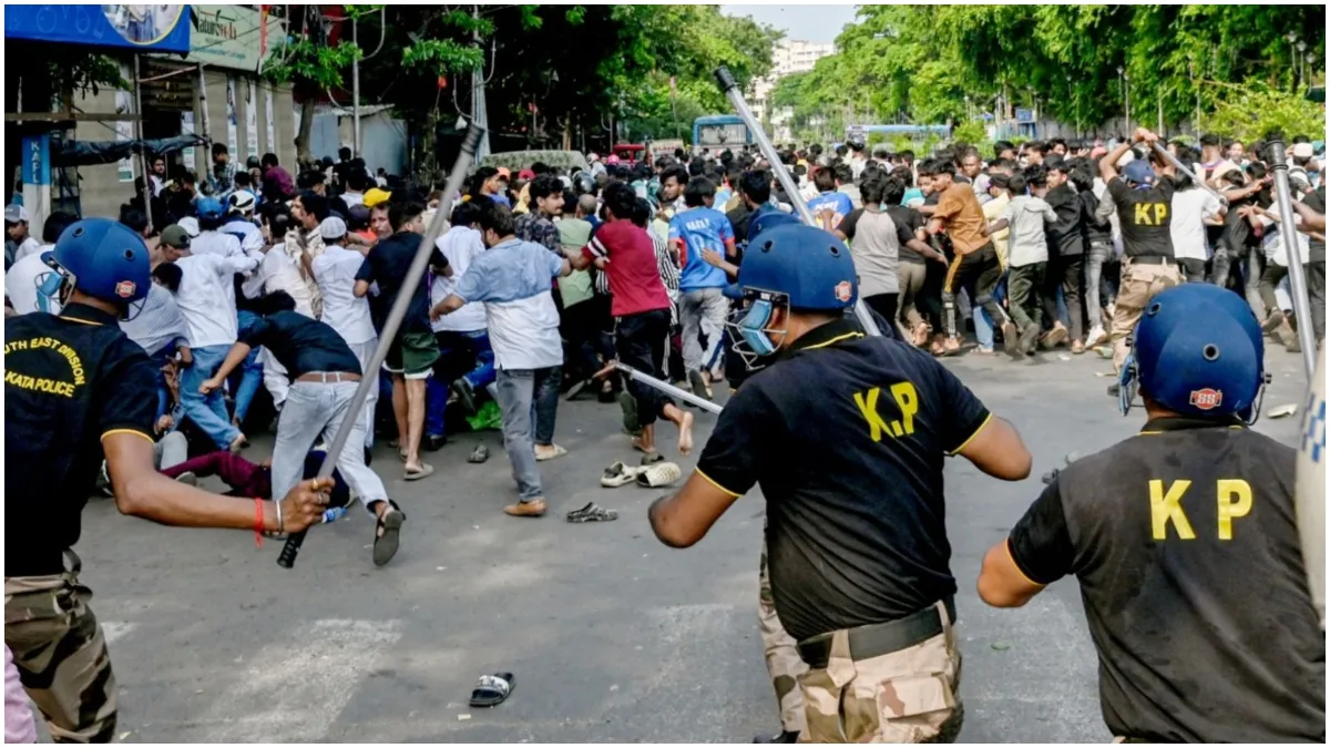 Kolkata: Protest Against Bulldozer Action Turns Violent In Park Circus ...