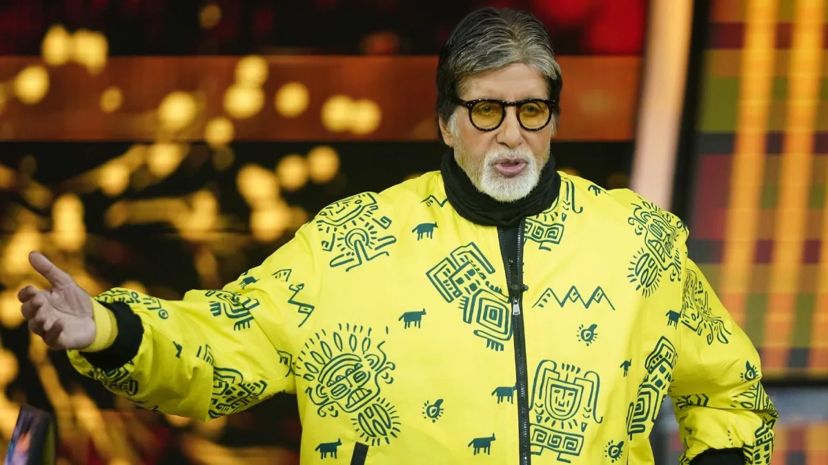 Amitabh Bachchan Returns Home After Hospital Visit; Here's His Latest ...