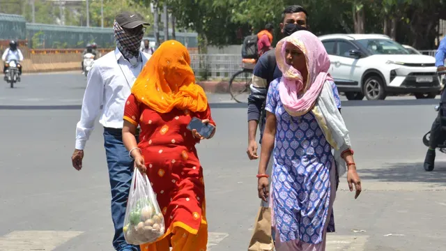 Noida Weather: City On Red Alert For Heatwave For Next 3 Days As UP ...