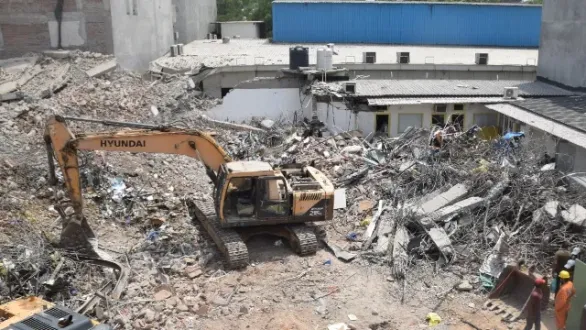 Saket Building Collapse: Debris Spread Across 250 Sq Yards In ...