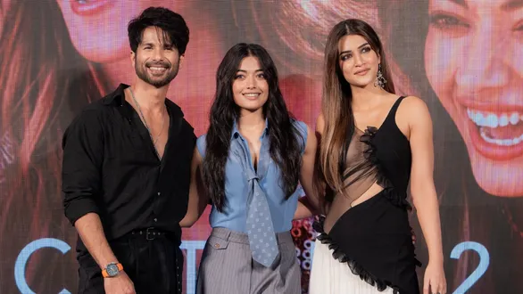 Is Cocktail 2 A Lesbian Love Story? Kriti Sanon, Rashmika Mandanna ...