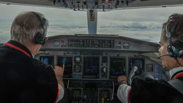 Air Canada Shocker: Pilot Fly Over 900 Passengers Planes For 17 Years ...