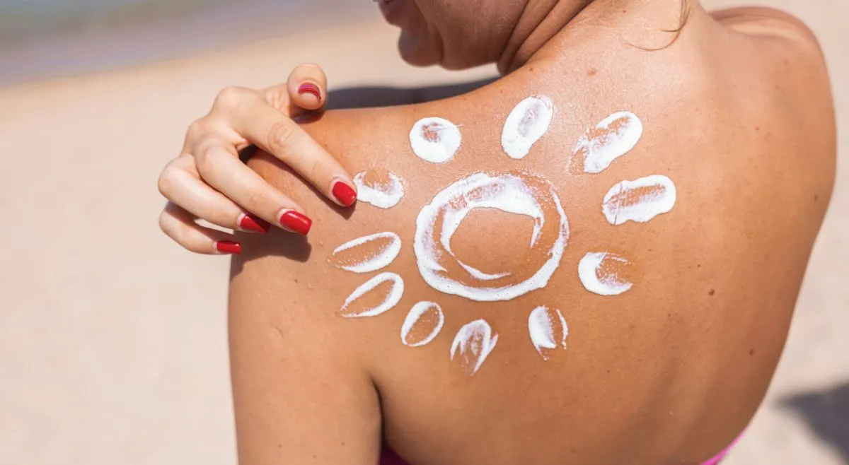 5 Common Mistakes That Can Make Tanning Look Darker And Last Longer