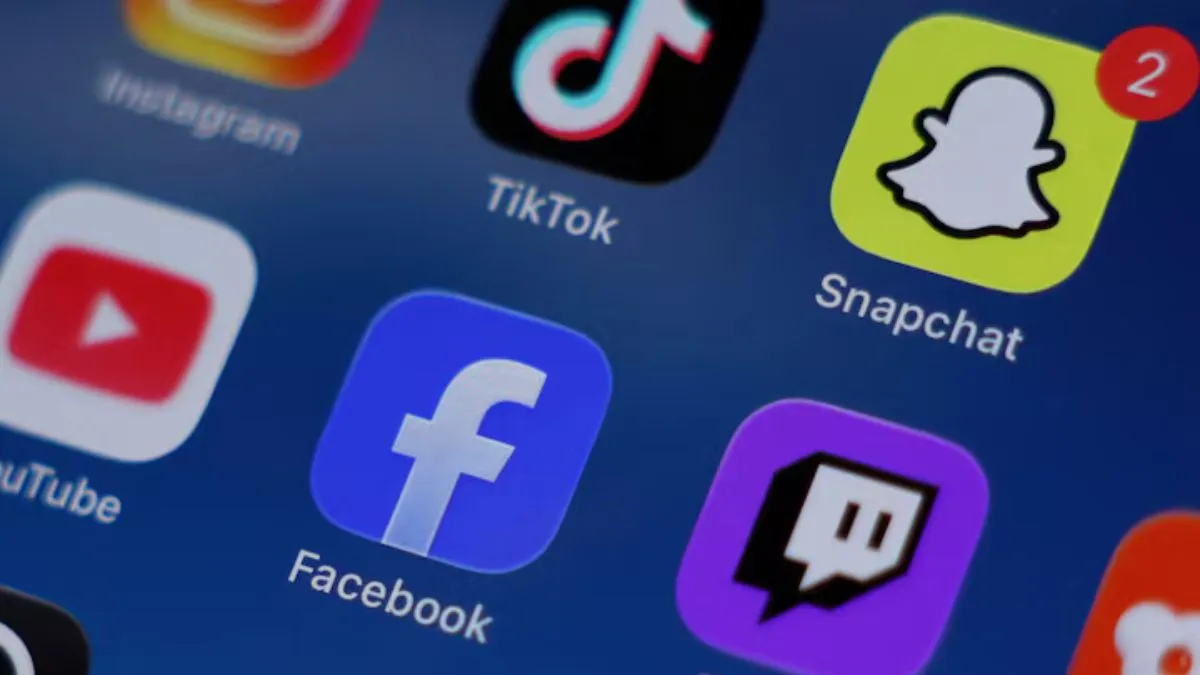 No Social Media Under 16? How Canada's Bill C-34 Plans To Protect Kids