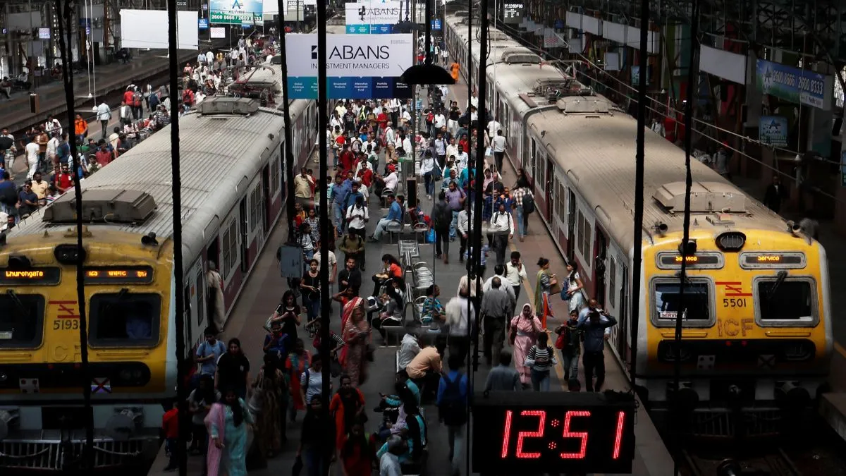 Mumbai: Harbour Line Local Train Services Briefly Disrupted After ...