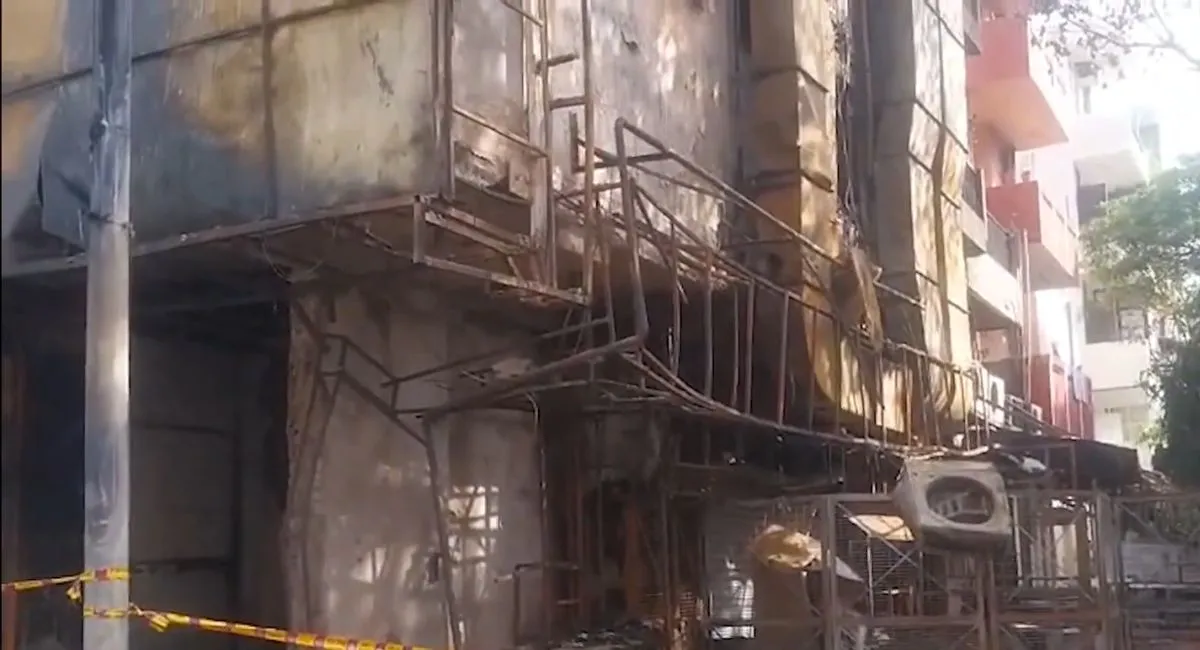 Delhi: Kalkaji Restaurant Fire Triggers 3 LPG Cylinder Blasts; Elderly ...